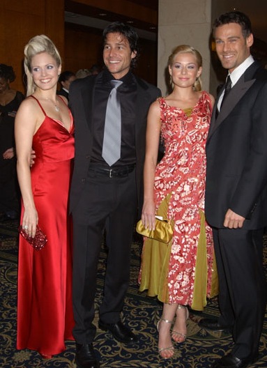 Terri Conn Fansite/TCF Pictures/Candid pictures with castmates and ...